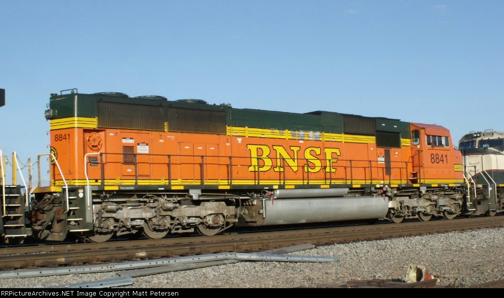 BNSF 8841